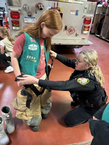 Girl Scouts tour Escanaba Public Safety | News, Sports, Jobs - Daily Press